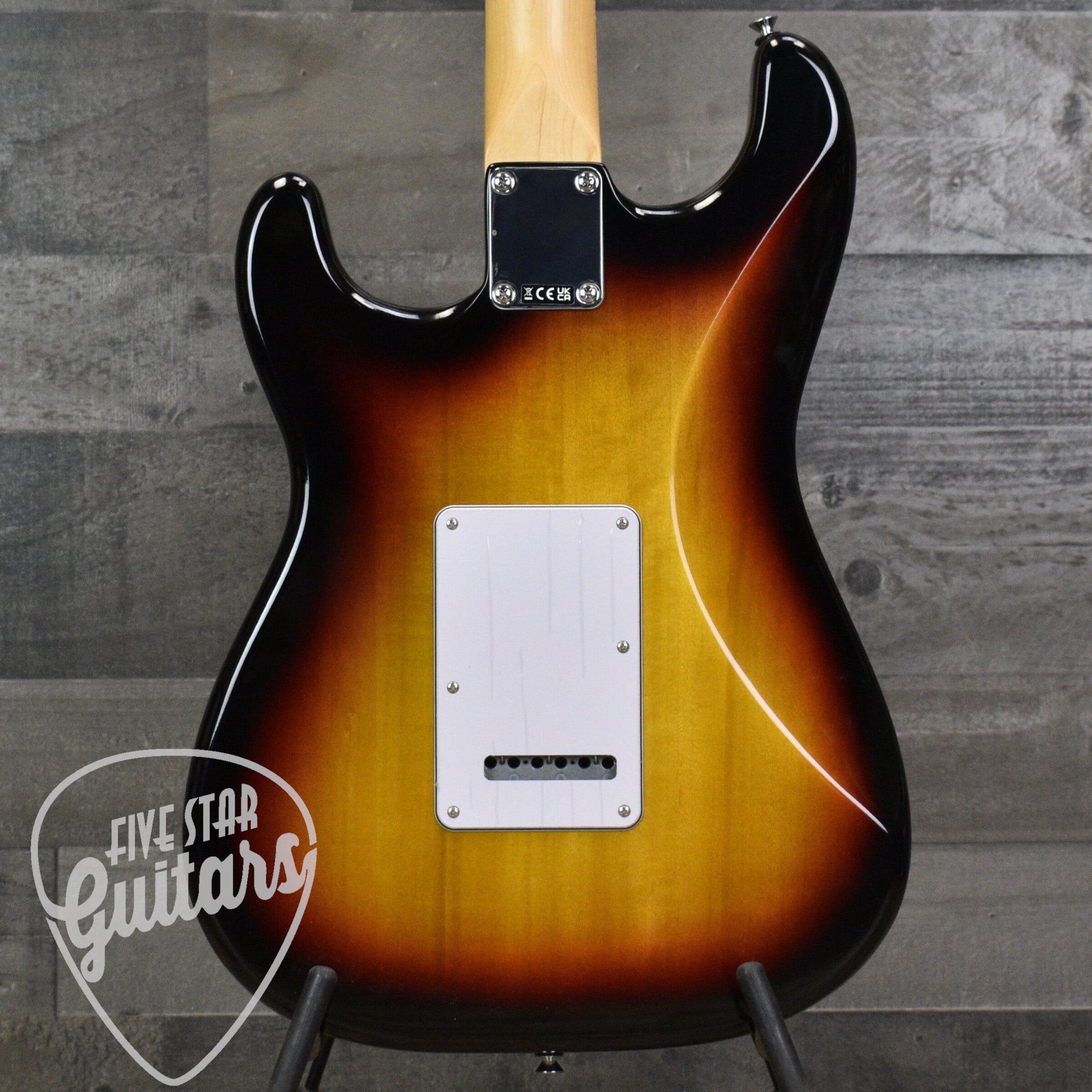 Fender Standard Stratocaster Laurel Fingerboard - 3-Color Sunburst ...