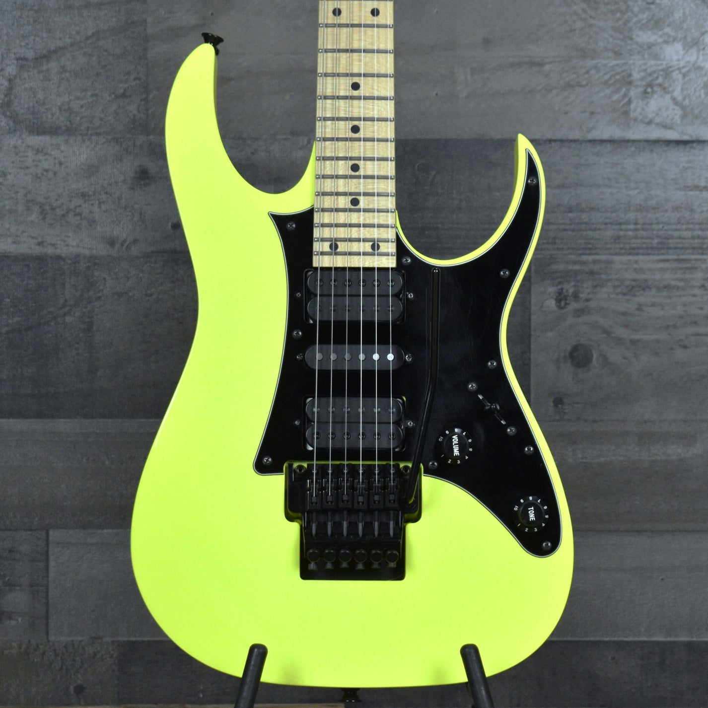 Pre-Owned Ibanez RG-550 Genesis - Desert Sun Yellow with Hardshell Cas ...